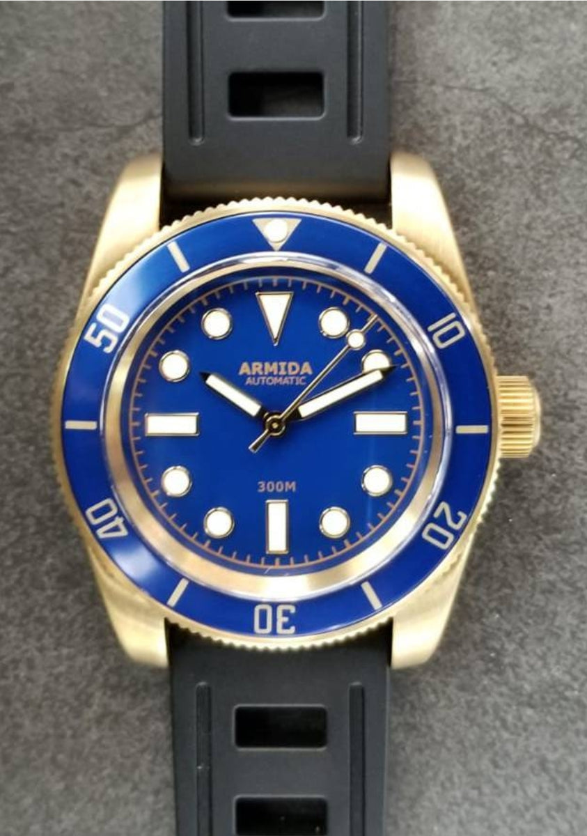 Armida A8 vintage brass dive watch blue no date – WShop360